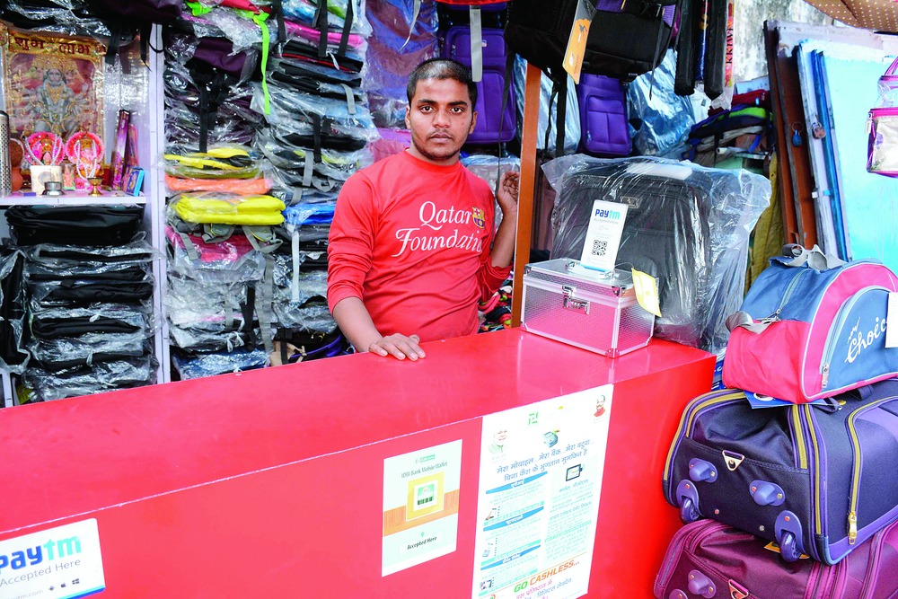Shopkeepers bite e-wallet - Telegraph India