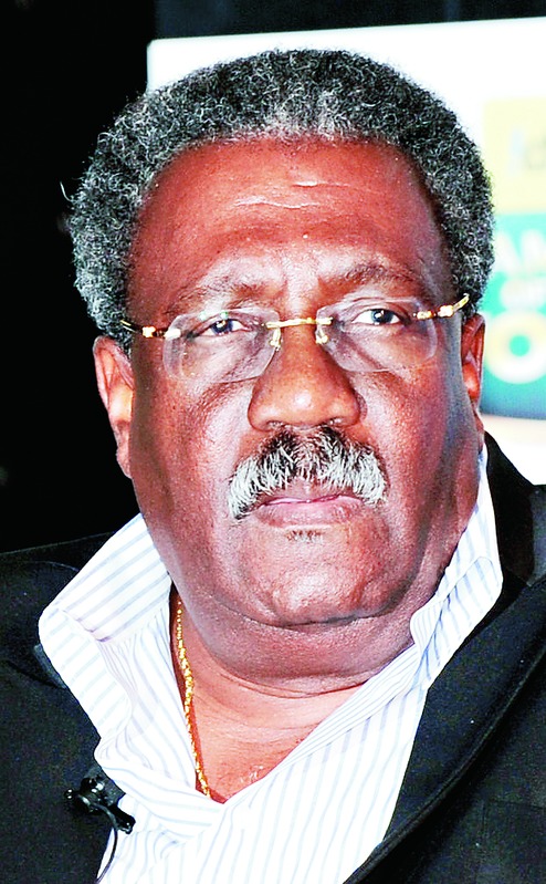 India slight favourites: Lloyd - Telegraph India