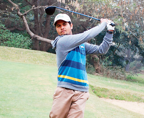 Sun plays truant at greens - Golfers brave cold for passion at tourney ...