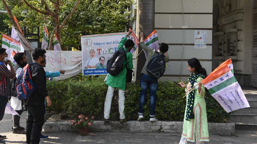Trinamul Congress Chhatra Parishad launches a unit at Presidency ...