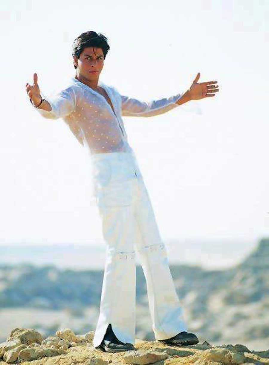 SRK The Shah Rukh Khan Pose 11 Films In Which We Saw SRK Do His SRK The Shah Rukh Khan Pose 11 Films In Which We Saw SRK Do His