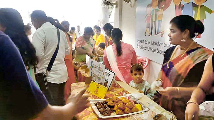 Mothers hold food fair to help the underprivileged - Telegraph India