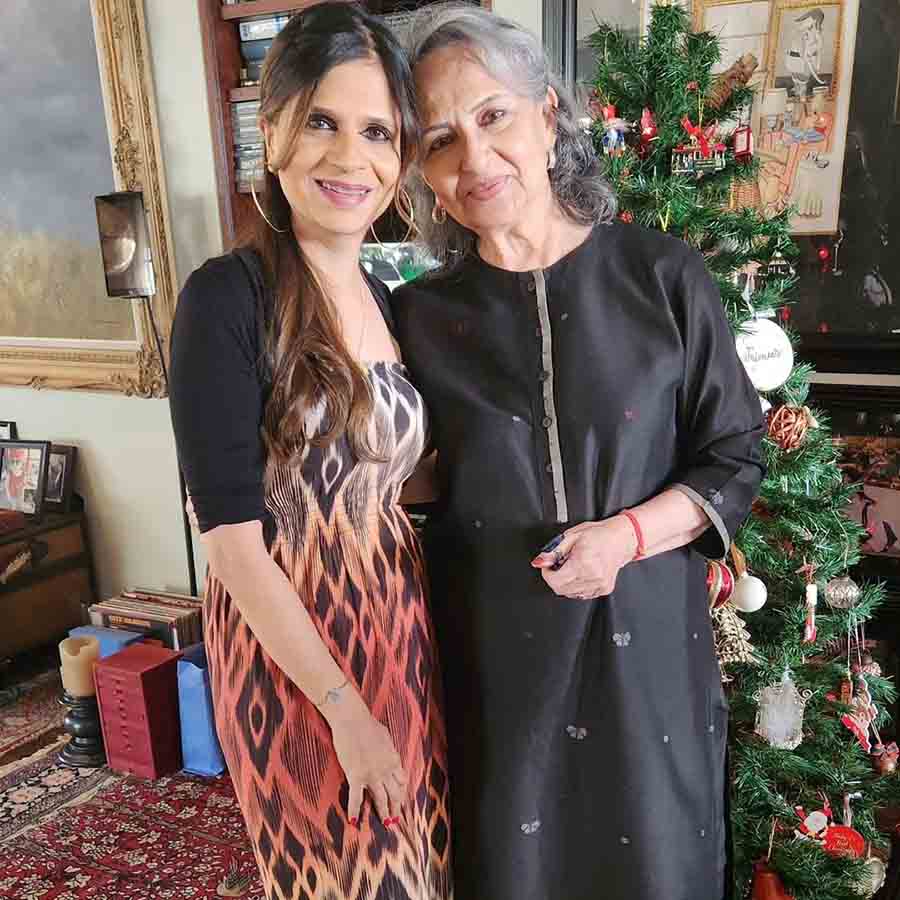 Sharmila Tagore | Kareena Kapoor, Saif Ali Khan, Sara, Soha celebrate Sharmila Tagore’s 79th ...