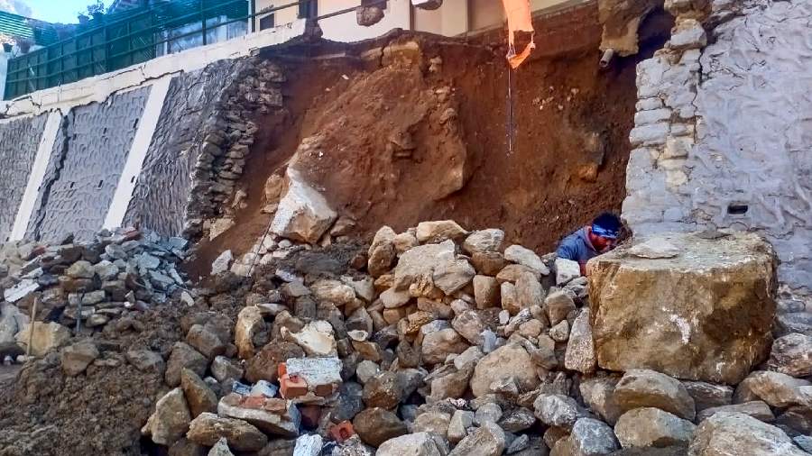 Uttarakhand's Joshimath on brink of disaster - Telegraph India