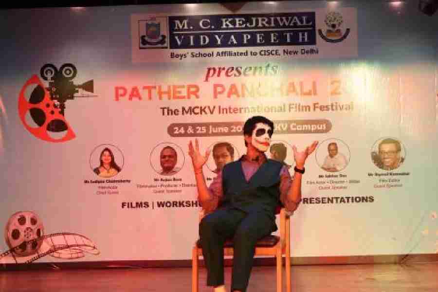 Students pick films for fest - Telegraph India