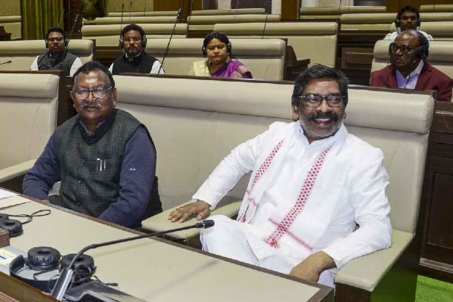 Champai Soren | News of the day: JMM-led coalition government of Champai Soren wins trust vote ...