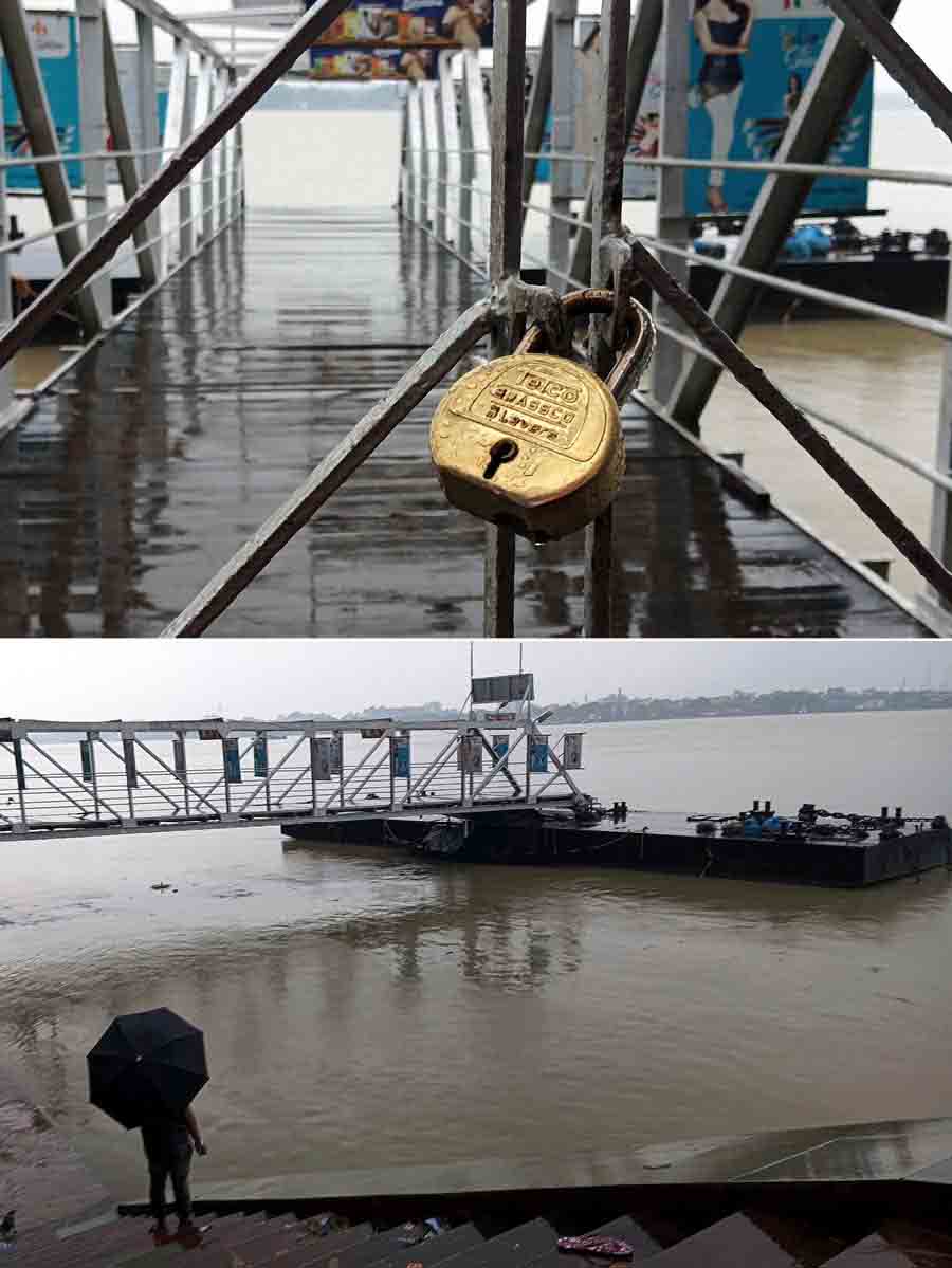 Kolkata photography | In pics: Dana leaves Kolkata roads waterlogged ... Kolkata photography | In pics: Dana leaves Kolkata roads waterlogged ...