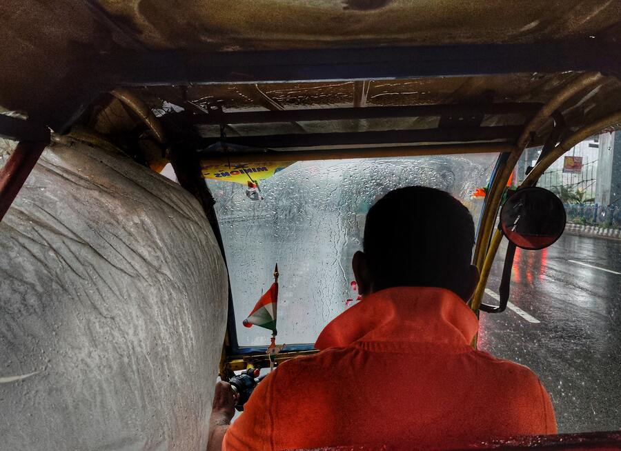 Kolkata photography | In pics: Dana leaves Kolkata roads waterlogged ... Kolkata photography | In pics: Dana leaves Kolkata roads waterlogged ...