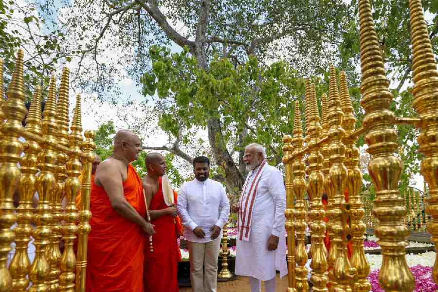 PM Narendra Modi Sri Lanka visit | In Sri Lanka, PM Modi visits Buddhist shrine; launches two ...