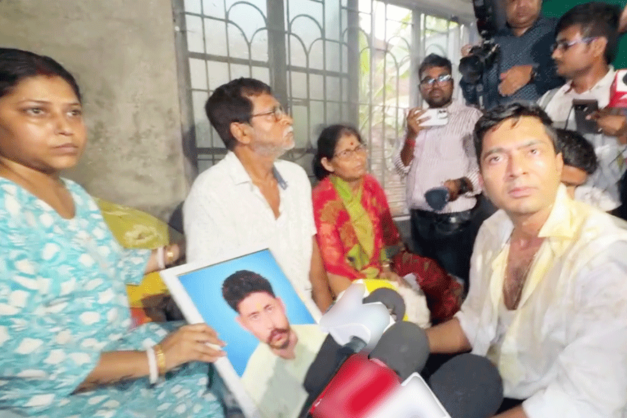 Abhishek Banerjee heckled | TMC leader Abhishek Banerjee allegedly ...