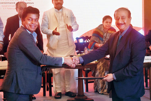 Neighbour nudges state in job hunt - Telegraph India