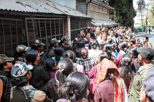 Hunger strike threat over tea dues - Telegraph India