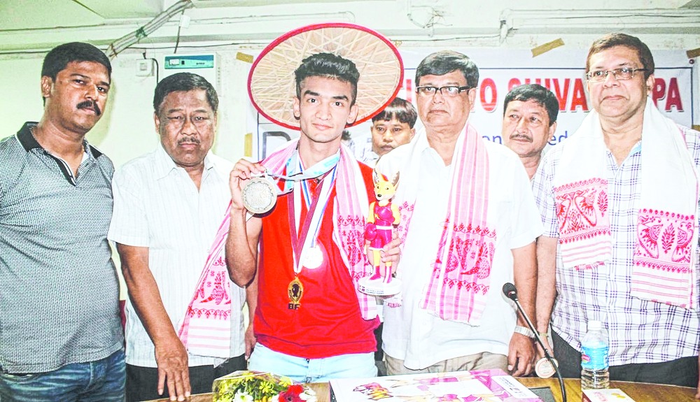 BARE-KNUCKLE! - Telegraph India