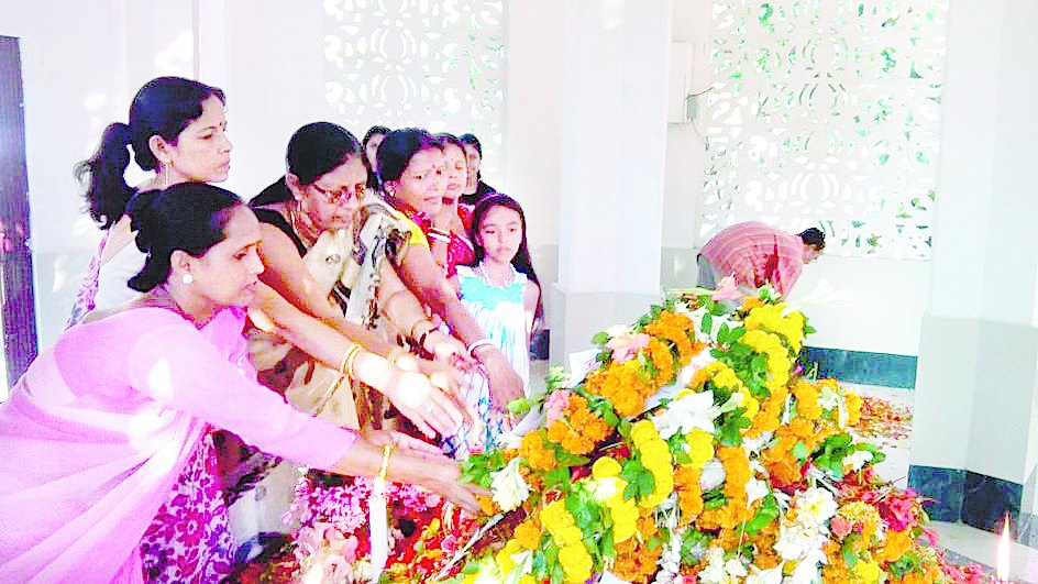 Language martyrs honoured - Telegraph India
