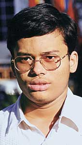 Three-way lead with a round to go - Telegraph India