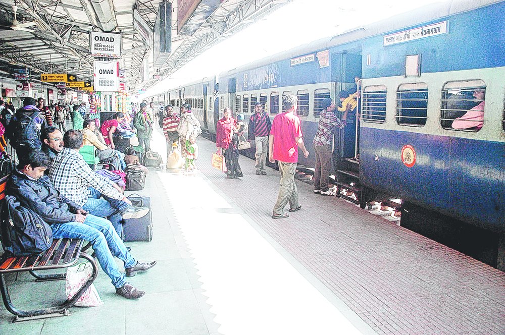 Howrah-Hatia train delay irks passengers - Telegraph India
