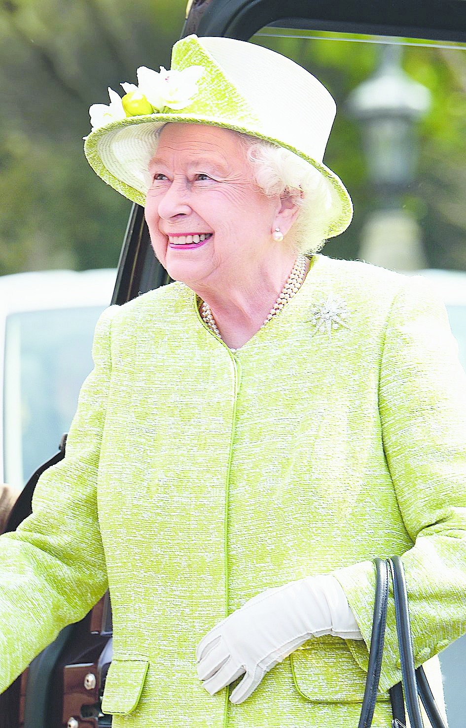 Queen meets 'Queen' at UK show - Telegraph India