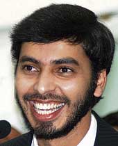 Haj bounty for Haneef: work visa in place - Once-bitten doc yet to ...