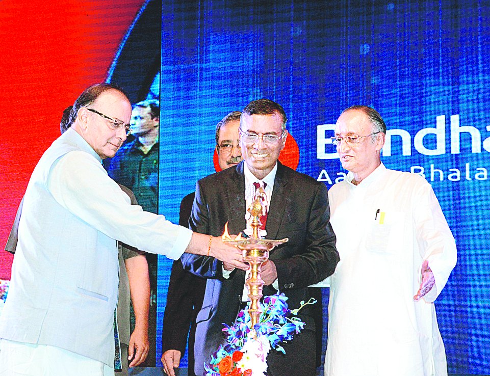 On Bandhan day, Jaitley colours a bond - Telegraph India