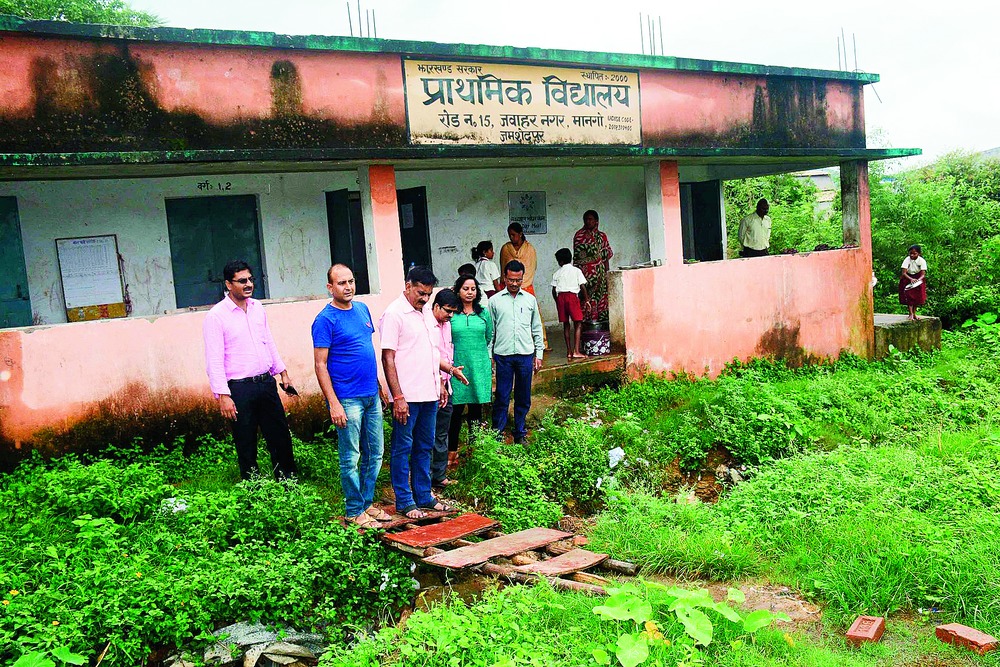 Cover drive for campus drain peril - Telegraph India