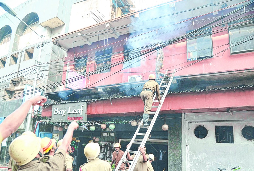Morning fire at eatery - Telegraph India