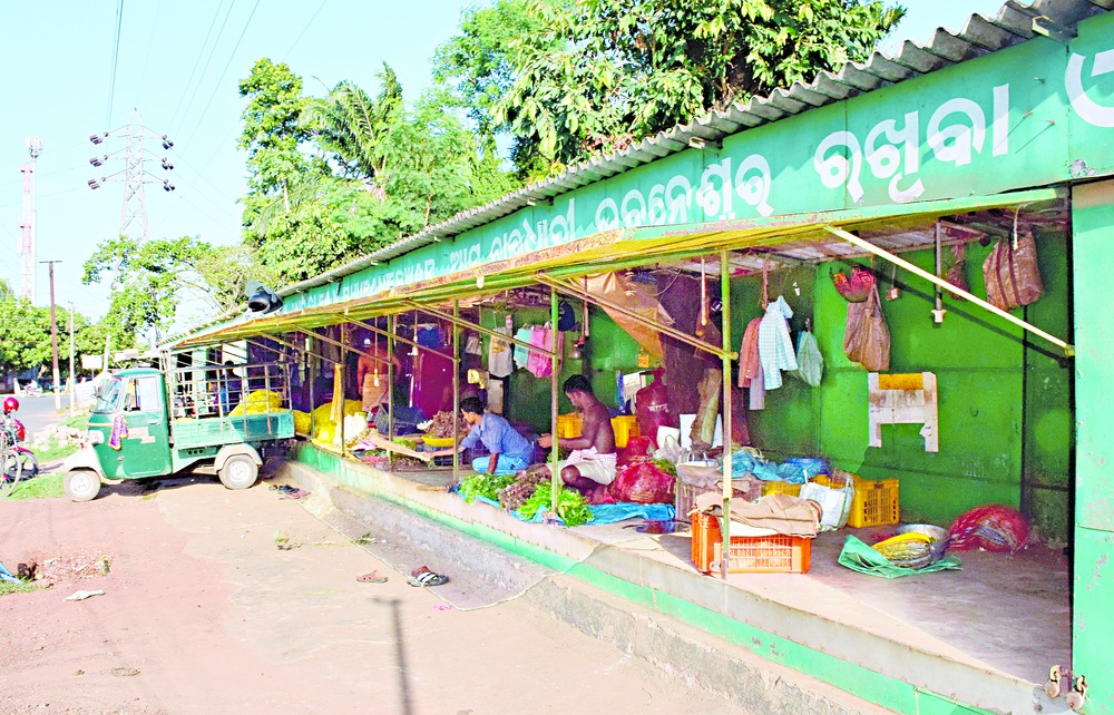 Shops on anvil for street vendors - Telegraph India