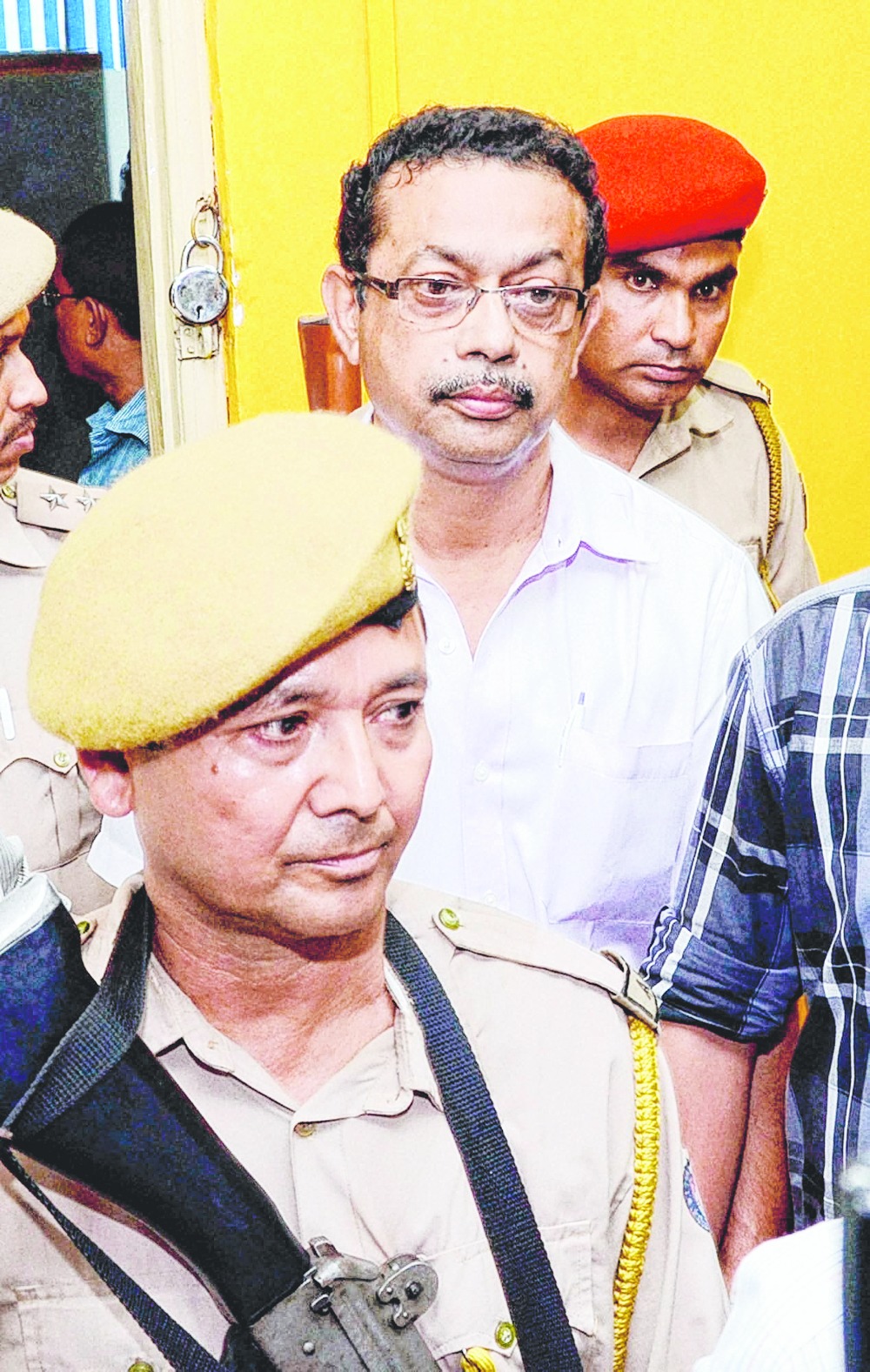 Engineer held for taking bribe - Telegraph India