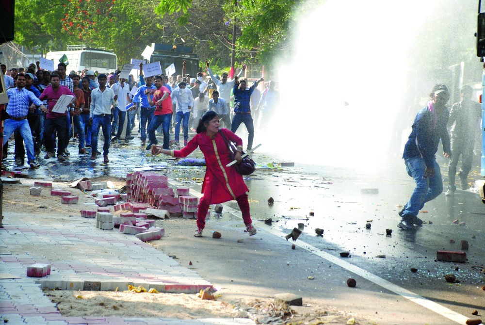 JPSC protest turns ugly in capital - Telegraph India