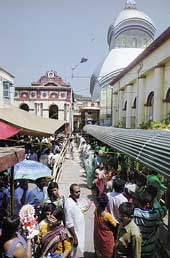Now, a commando in Kalighat - Sandbag security shield in temple, strict ...