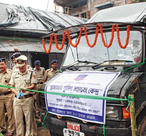 Mobile cop booth - Telegraph India