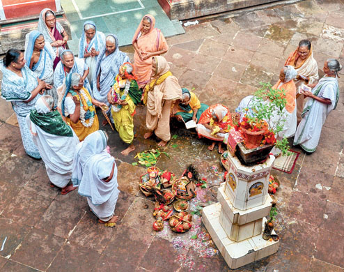A month of rituals and bonding with friends - Telegraph India