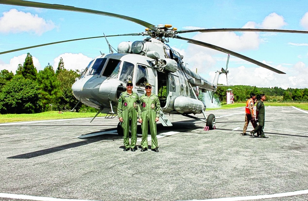 Rare father-son flight marks air fest in Shillong - Telegraph India