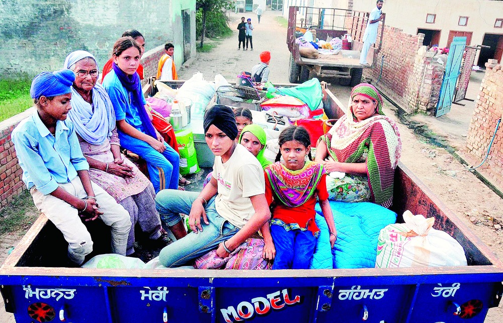 Border villagers vacate - Telegraph India Border villagers vacate - Telegraph India