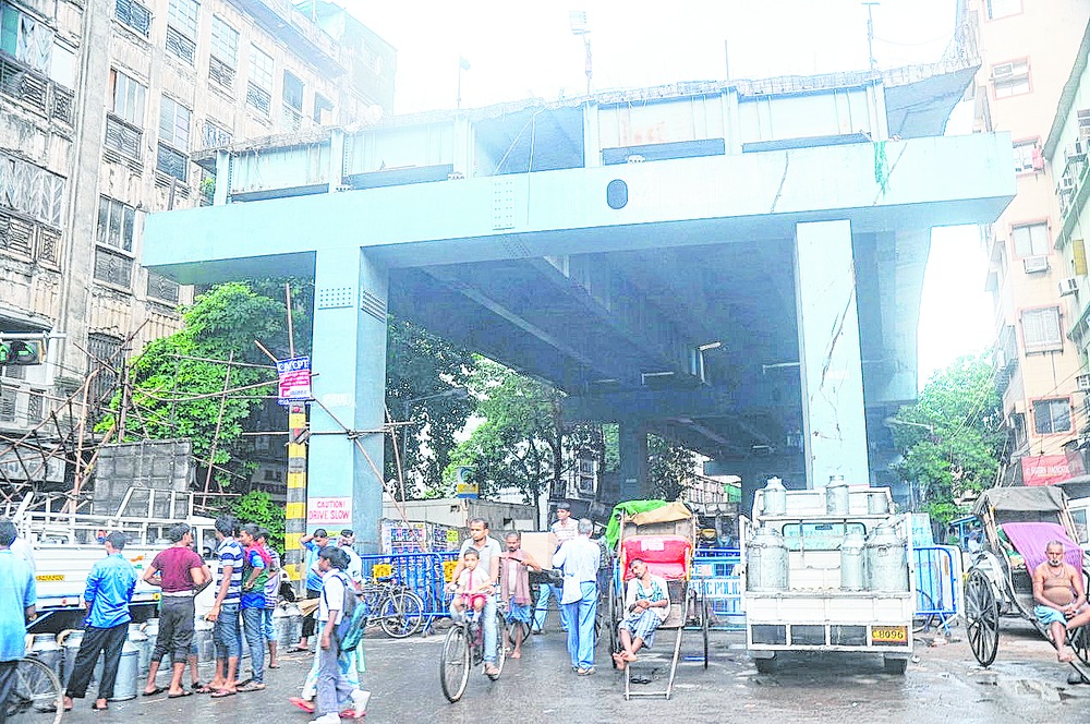 Frustration in flyover zone - Telegraph India