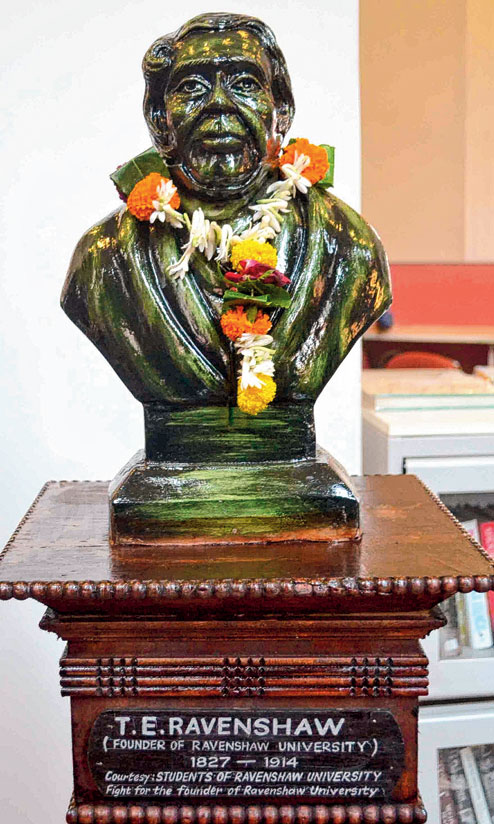 Goons strike at Ravenshaw, steal bust - College loses founder’s statue ...
