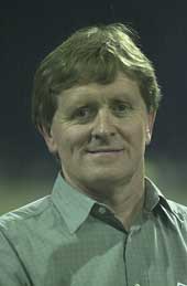 India defer selecting team theme - Troubled visitors desperate for session with Sandy Gordon ...