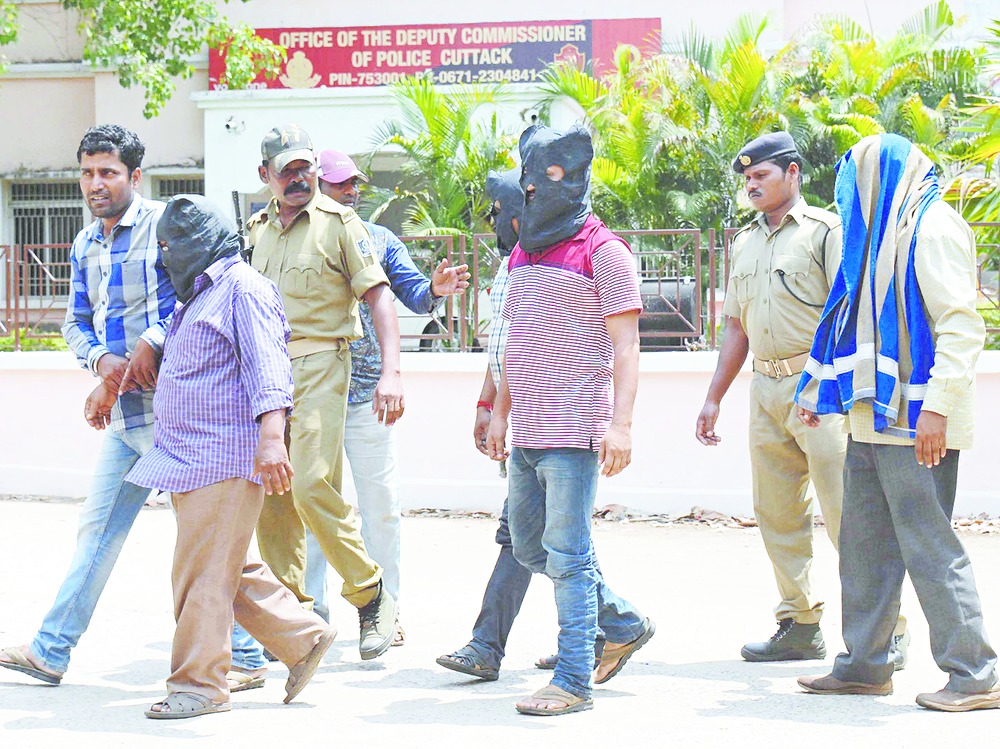 Police bust inter-state gang - Telegraph India Police bust inter-state gang - Telegraph India