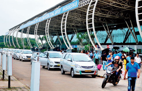 Drop-off zone turns parking bay - Telegraph India