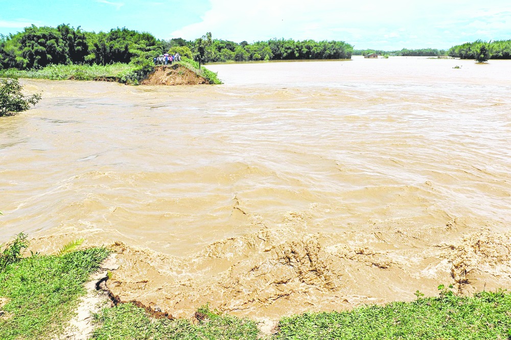 Assam grapples with flood, illness woes - Telegraph India