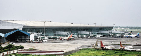 Footfall relief for leaking airport roof - Telegraph India
