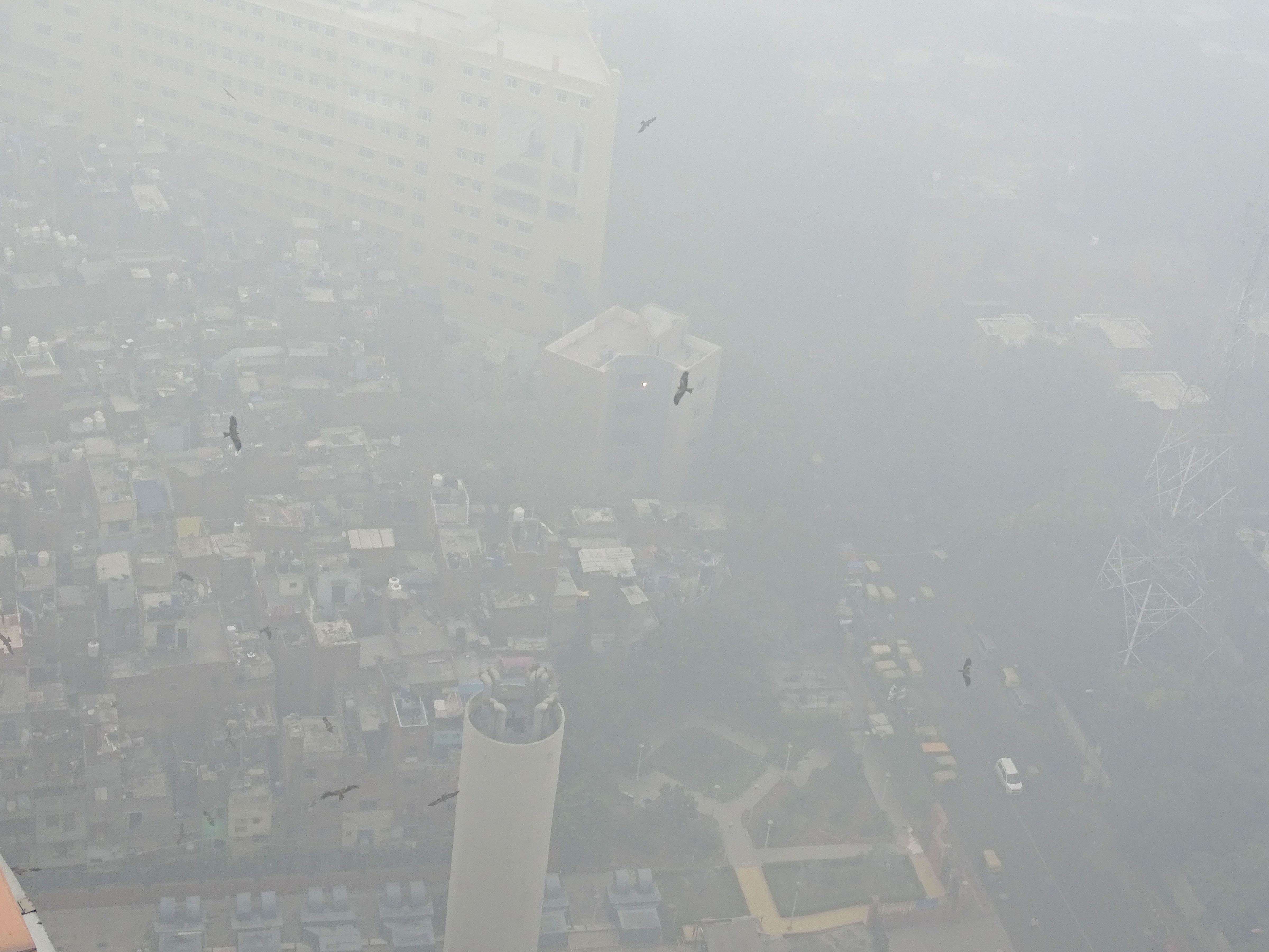 Delhi, northern cities remain engulfed in smog - Telegraph India