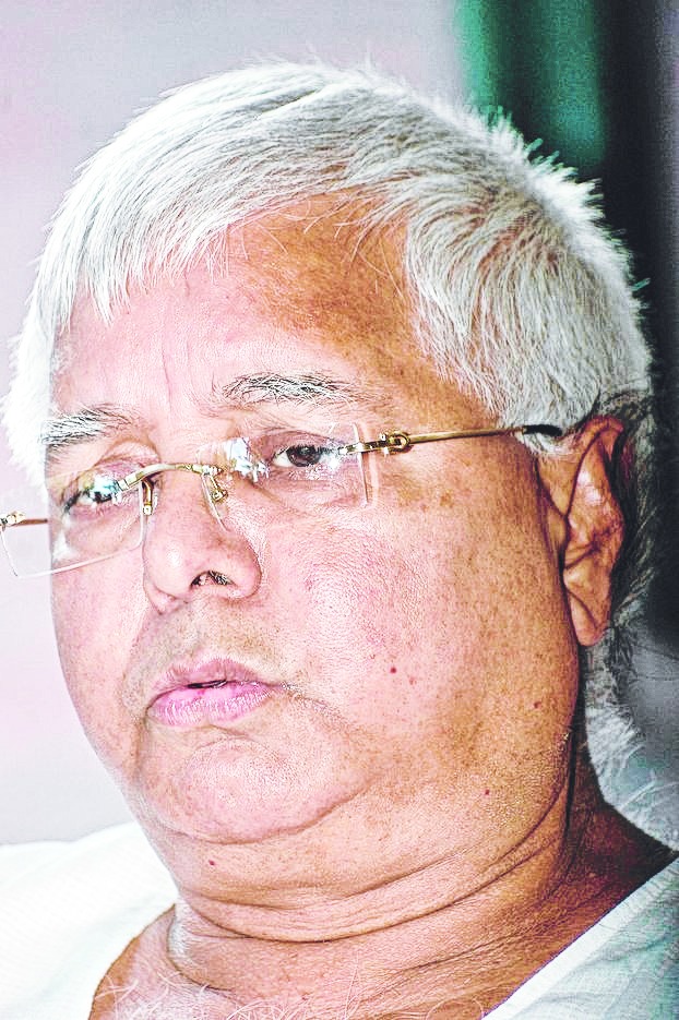 Lalu wears cases on heart - Telegraph India