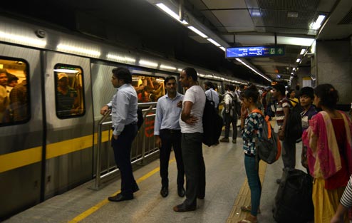 DMRC fare hike cost it 300,000 riders a day - Telegraph India
