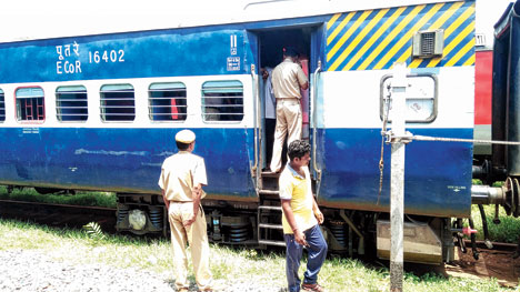 Woman's severed body in Puri train - Telegraph India